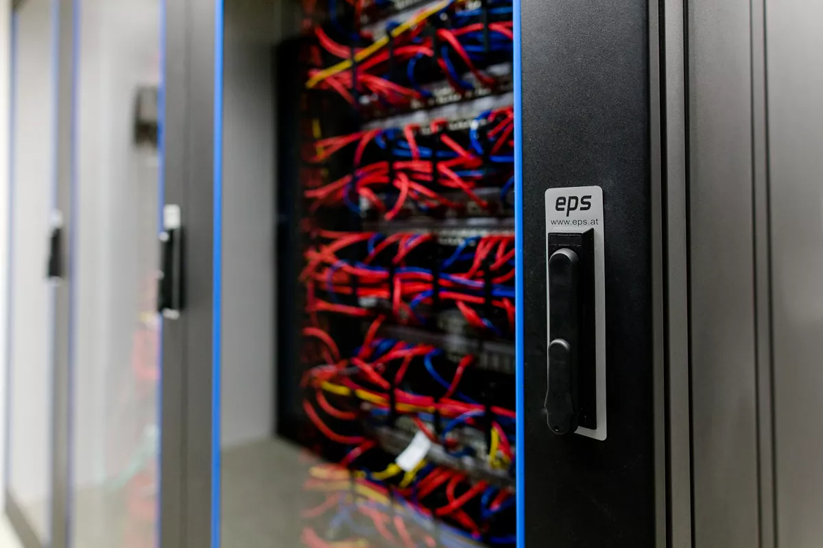 Serverraum in Bayern - Planung und Bau inkl. USV-Anlage