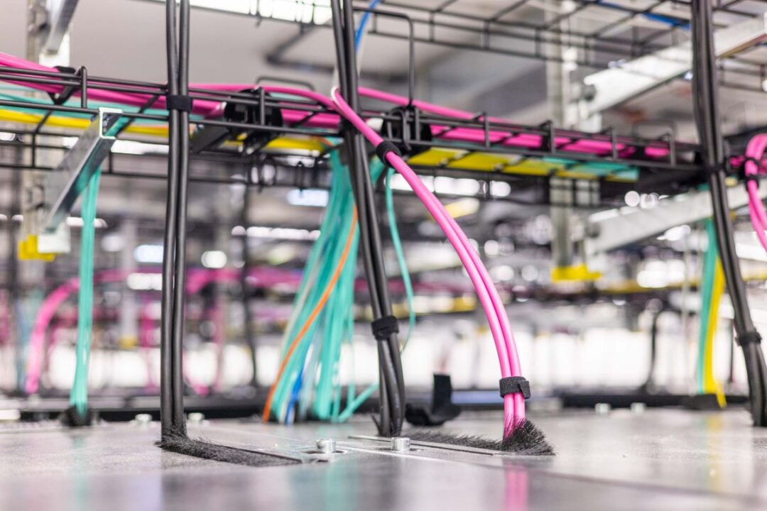 ICT cabling in the data center & server room Fiber optic CU